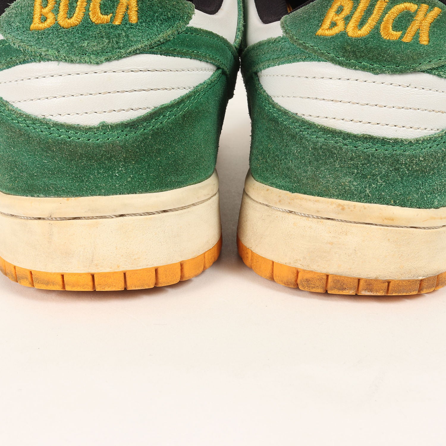 NIKE (ナイキ) DUNK LOW PRO SB BUCK (304292-132) - ブランド古着の通販・買取 | BEEGLE by ...